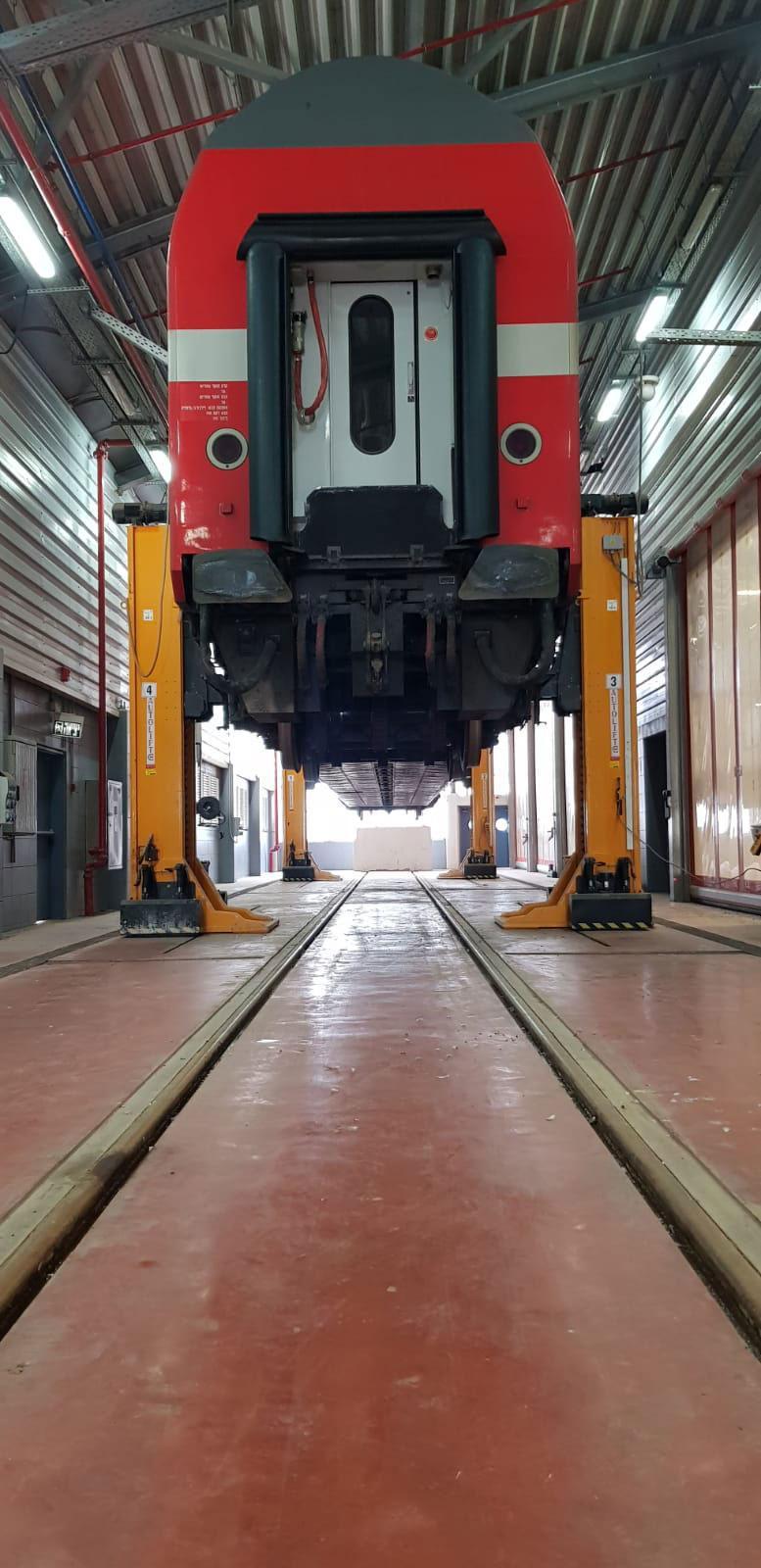 הפצת רכב דרום מוסכים - ליפטים 5 ו 7 טון - א.ס. ורטהיים